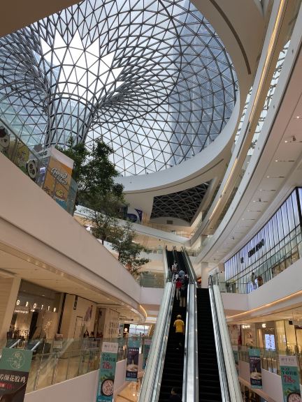 上海LuOne凯德晶萃广场(徐家汇路店)购物攻略,LuOne凯德晶萃广场(徐家汇路店)物中心/地址/电话/营业时间【携程攻略】