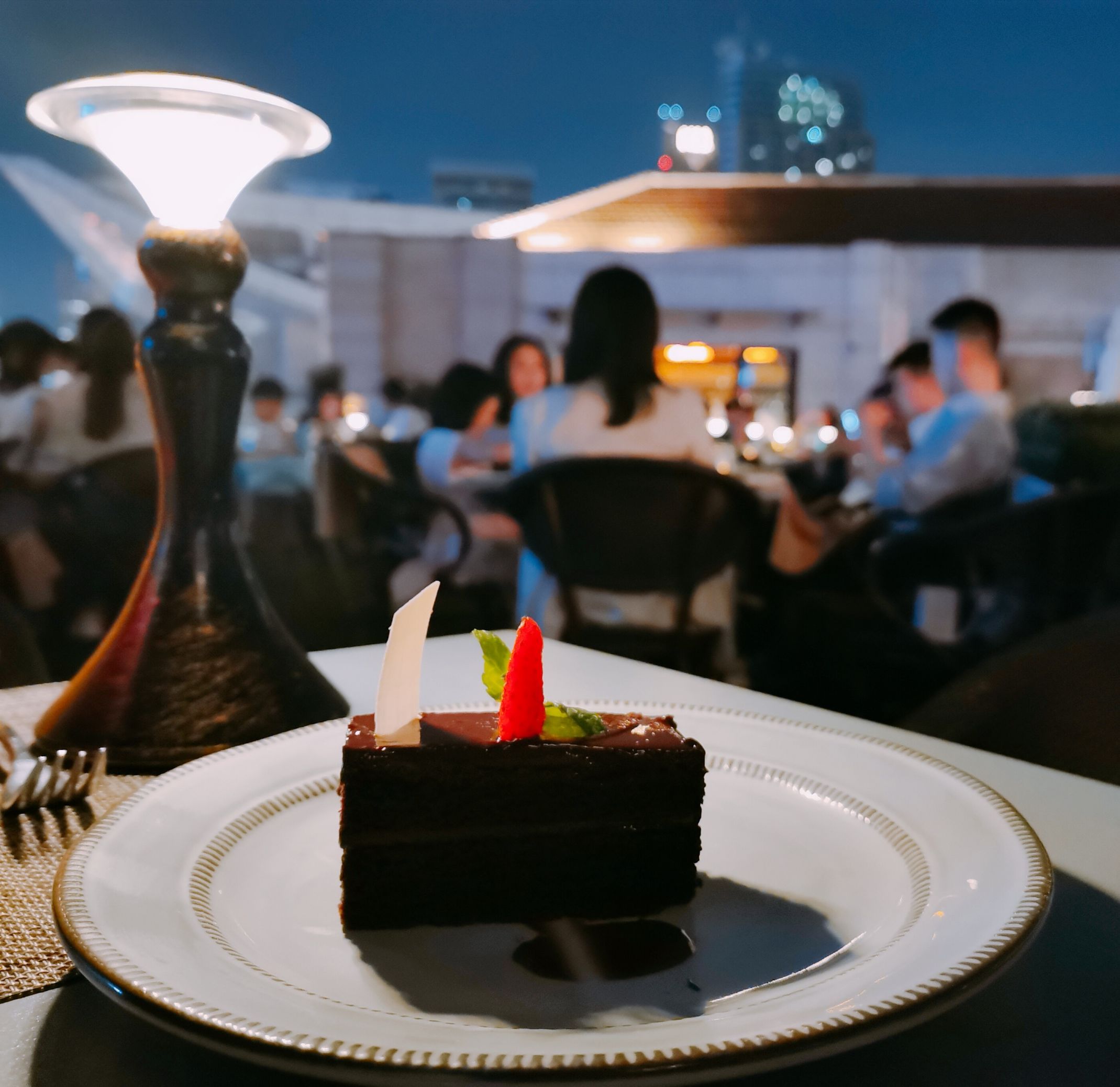 上海ROOF 325 RESTAURANT&BAR攻略,ROOF 325 RESTAURANT&BAR特色菜推荐/菜单/人均消费/电话/地址 ...