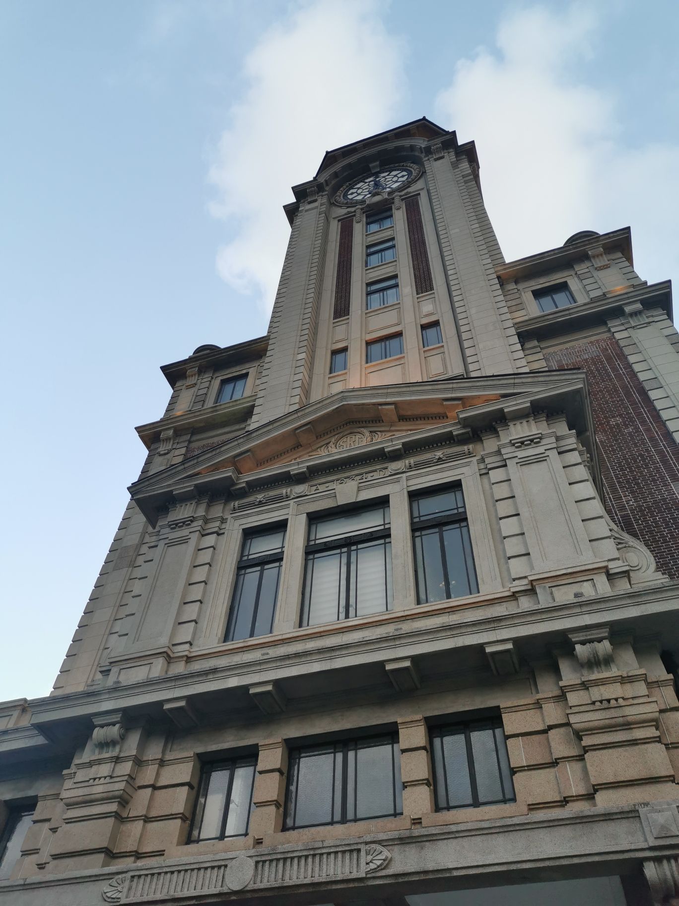 上海ROOF 325 RESTAURANT&BAR攻略,ROOF 325 RESTAURANT&BAR特色菜推荐/菜单/人均消费/电话/地址 ...