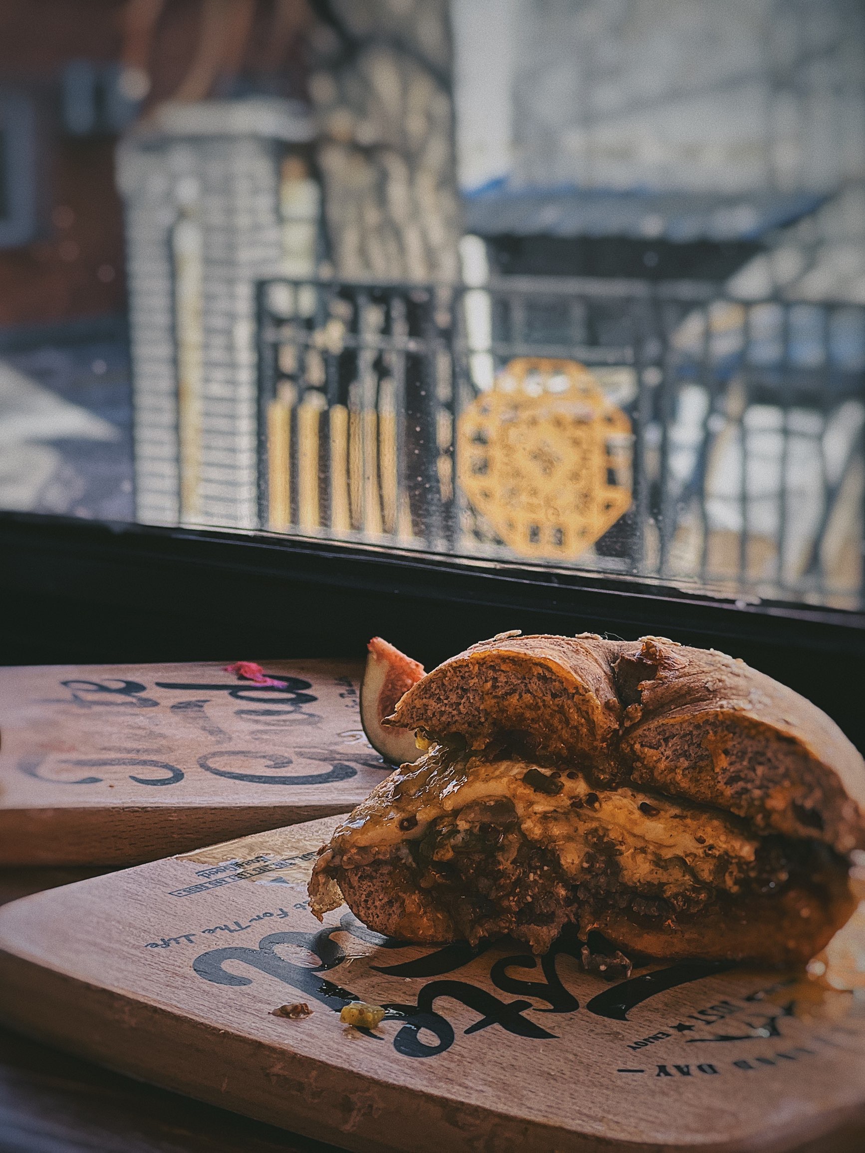 北京Catch Bagel(芳草地店)攻略,Catch Bagel(芳草地店)特色菜推荐/菜单/人均消费/电话/地址/菜系/点评/营业时间【携程美食】