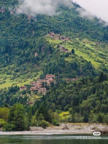 Far Mountain Dream Hotel in Ngawa Tibetan and Qiang Autonomous ...