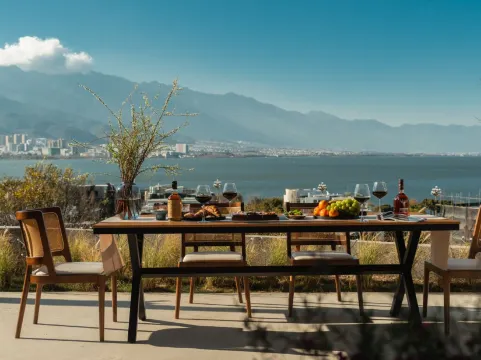 Qinglu Pavilion · Holiday Villa Intangible Cultural Heritage Seaview Resort Hotel - Dali