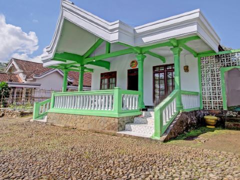 SPOT ON 91214 Desa Wisata Pandean in Trenggalek | 2023 Updated prices ...