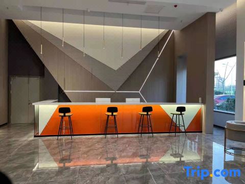Snail Business Hotel (Jiaxing Pinghu East Lake Scenic Area Branch) Book ...