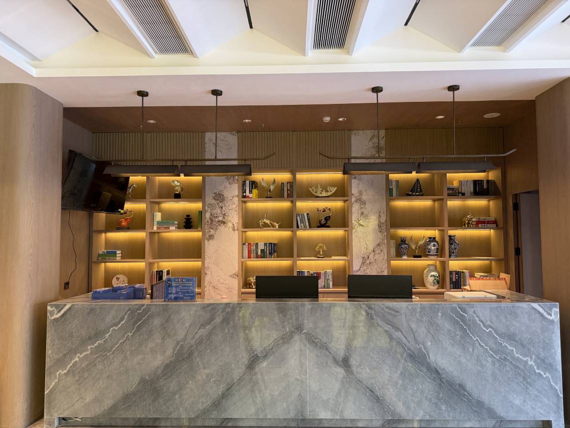 Bincheng维多利亚酒店(八一广场青山湖西地铁站店)预订价格,联系电话位置地址【携程酒店】