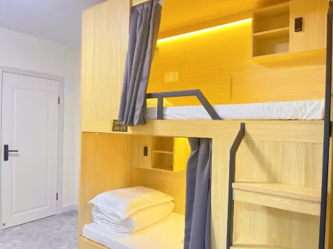 Pandora Girls Youth Apartment - Hong Kong