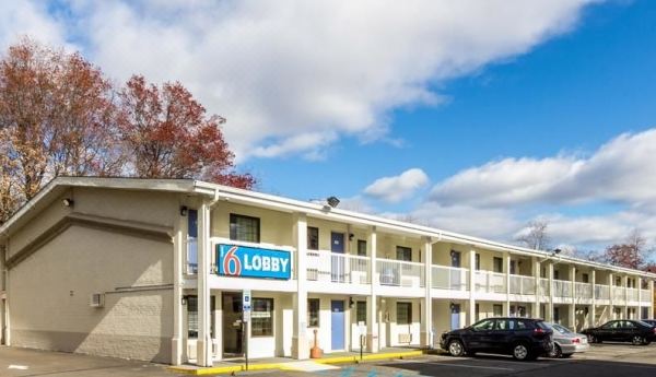 Howard Johnson Express Inn预订价格,联系电话位置地址【携程酒店】