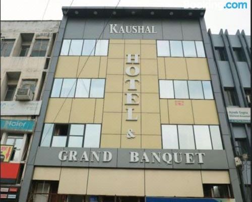 Kaushal Hotel & Grand Banquet预订价格,联系电话位置地址【携程酒店】
