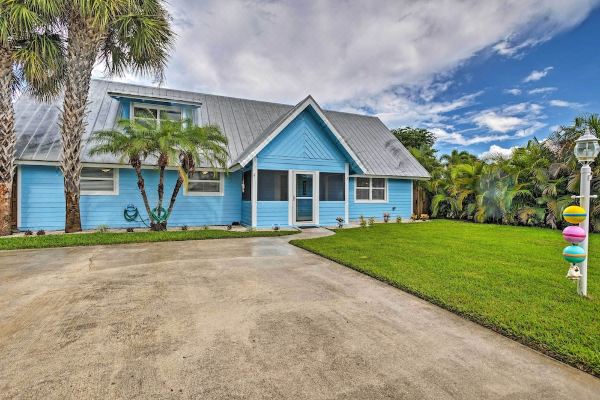 带有加热游泳池的Hutchinson Island住家：靠近海滩！(Hutchinson Island Home w/ Heated Pool ...