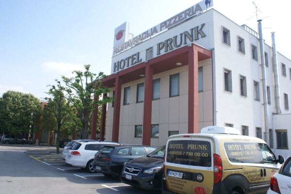 普朗克酒店(Hotel Prunk)预订价格,联系电话位置地址【携程酒店】