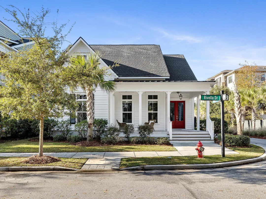 Spacious Design, Screened Patio And Modern Amenities - Elegant Retreat - Sullivan's Island, SC