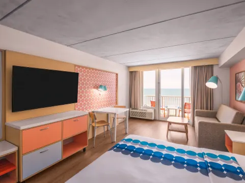 Golden Sands Carolina Beach Oceanfront, Tapestry By Hilton - Bald Head Island, NC