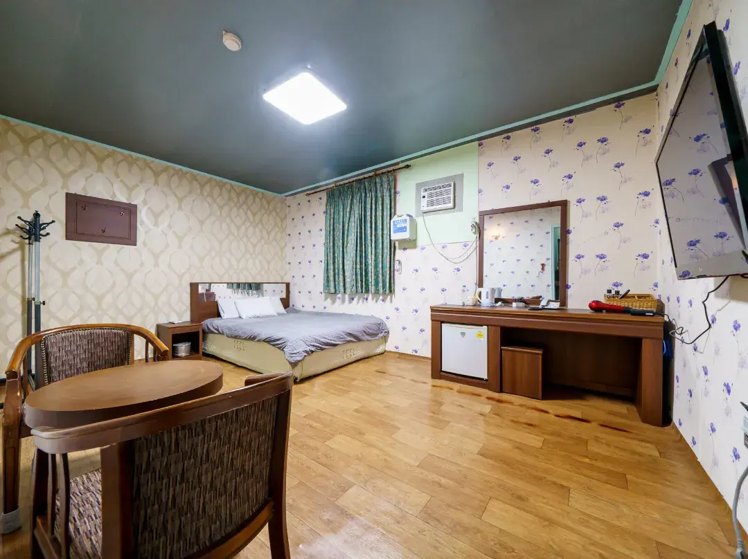 Hongcheon Cello - Chuncheon-si