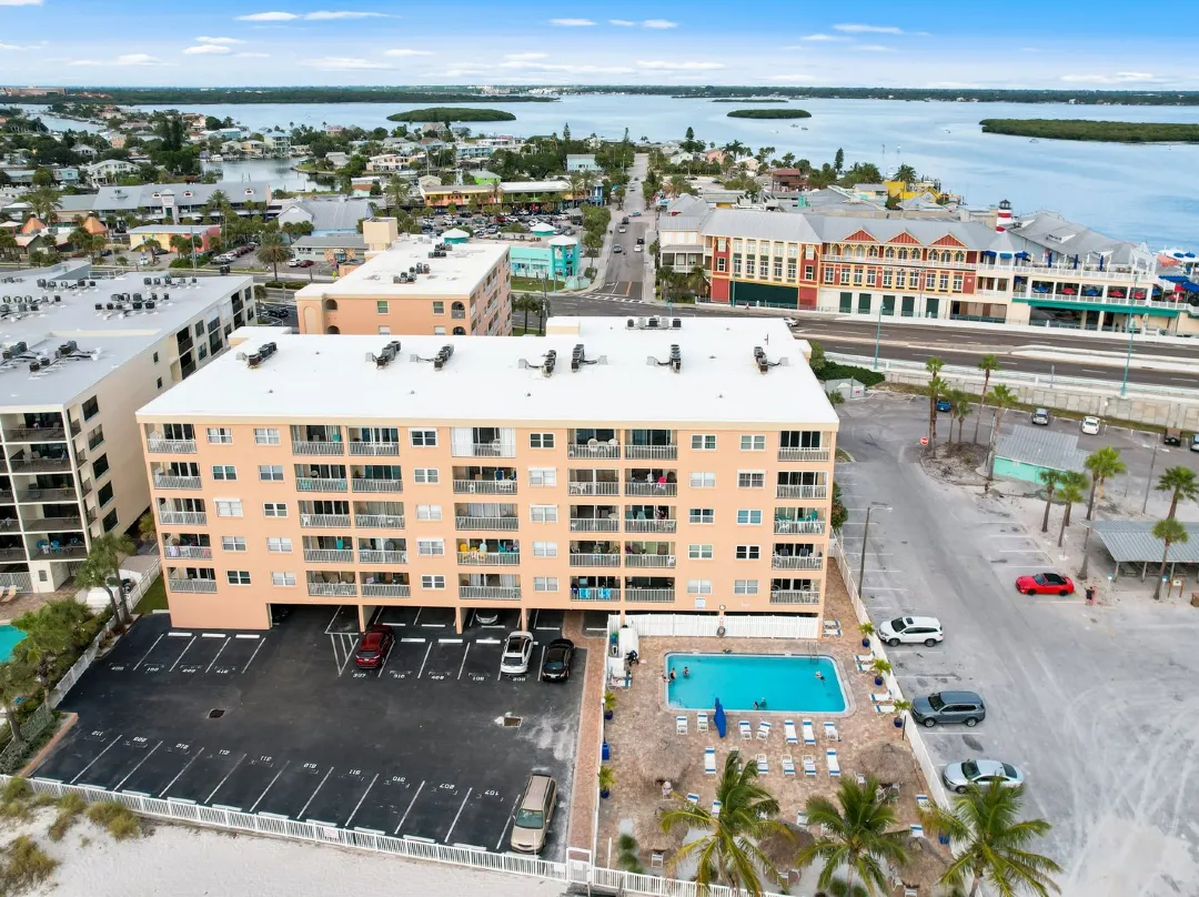 Gulf Views And Access Balcony - Amazing Family Retreat - Madeira Beach, FL