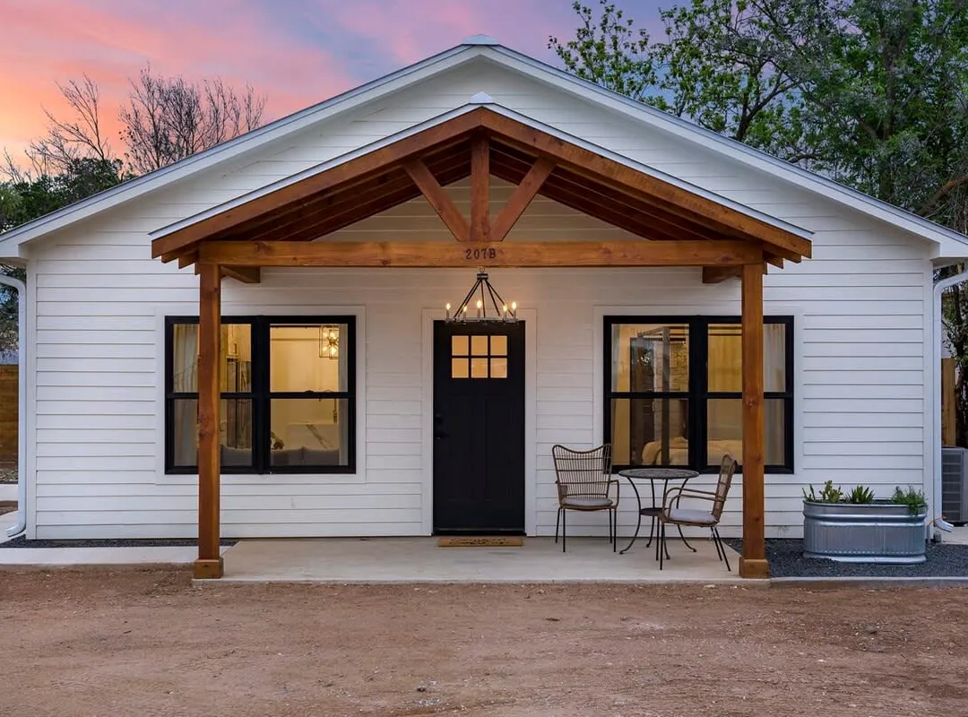 Romantic Hot Tub And Outdoor Fireplace - Charming Honeymoon Sanctuary - 프레더릭스버그