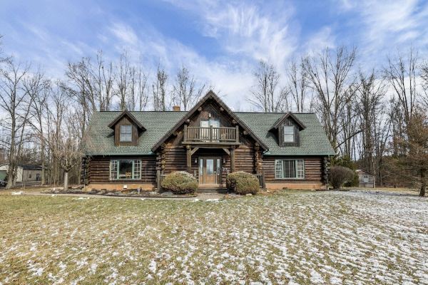 Enchanted log cabin with lake view预订价格,联系电话位置地址【携程酒店】