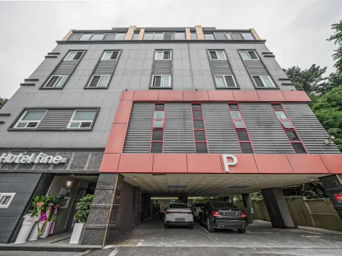 Hotel Pine - 울진군