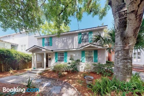 Hideaway Cottage - 11 Conch Shell Ln预订价格,联系电话位置地址【携程酒店】