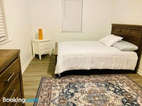 Misha’s Hunn Cottage预订价格,联系电话位置地址【携程酒店】