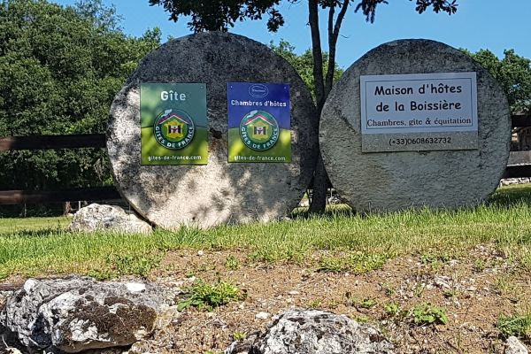 拉布瓦西埃宅邸酒店(Maison d'hôtes de La Boissière)预订价格,联系电话位置地址【携程酒店】