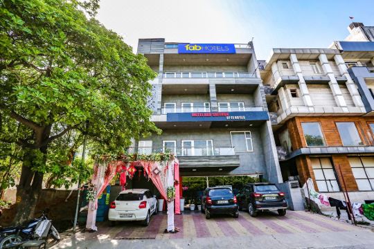 FabHotel F9 Rohini Sector 23(FabHotel F9 罗希尼23区酒店)(Super Townhouse ...