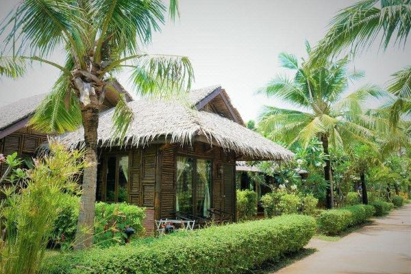 瑞亚维德别墅度假村(Villa Ravadee Resort)预订价格,联系电话位置地址【携程酒店】