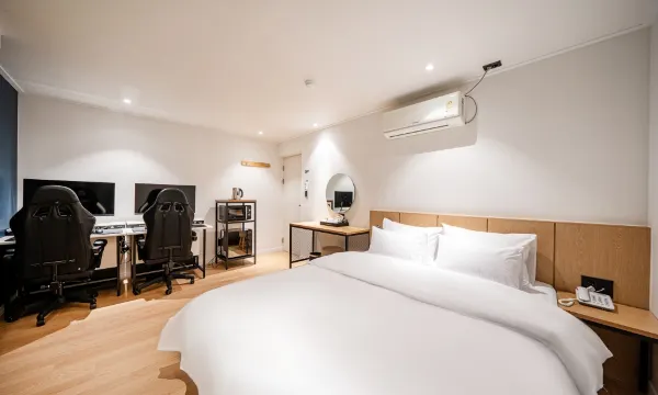 Hound Hotel Gumiin-dong Branch - Gumi