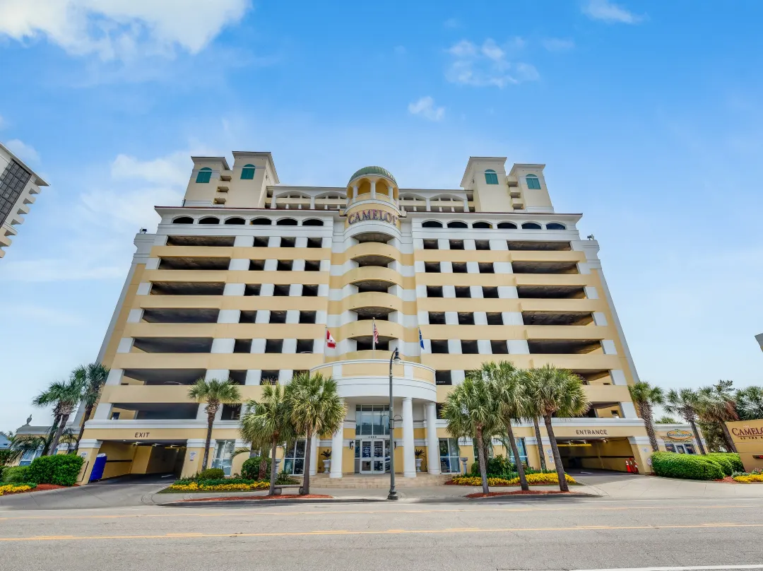 Spectacular Oceanfront Views And Pool Access - Amazing Coastal Escape - Conway, SC