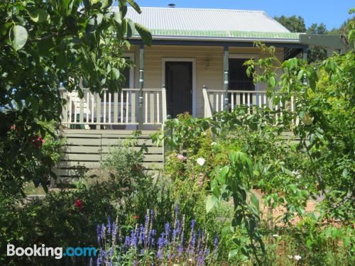 利昂咖塔核桃度假屋(Walnut Cottage Via Leongatha)预订价格,联系电话位置地址【携程酒店】