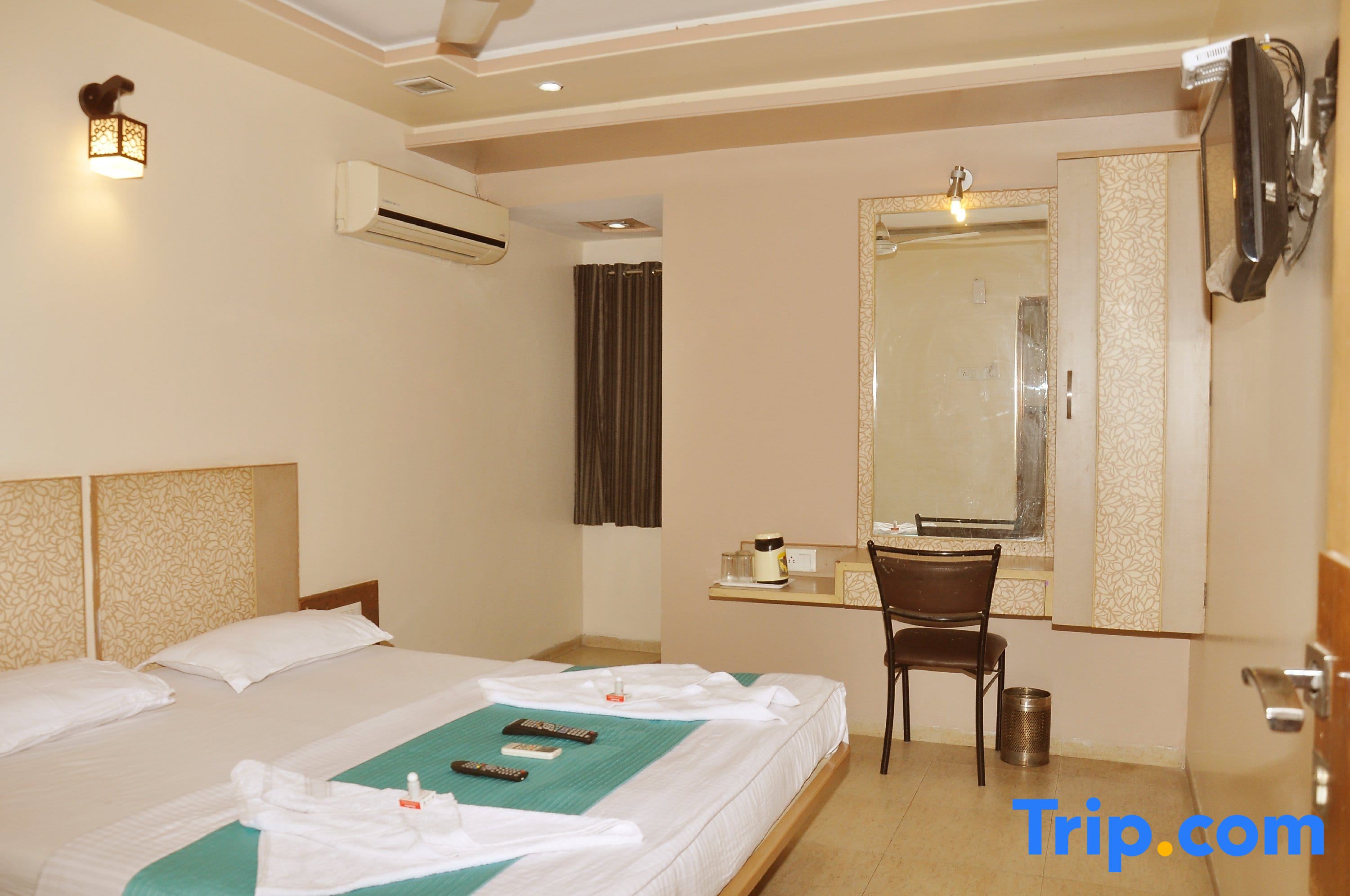 Hotel Sai Suraj Palace 予約 / アクセス情報 - NAVITIME Transit