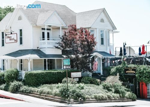 Dickson Street Inn预订价格,联系电话位置地址【携程酒店】