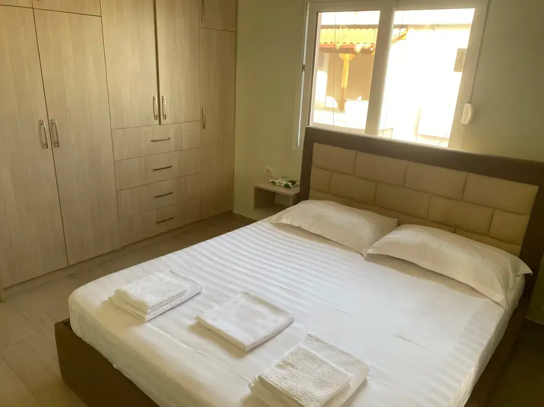 Breeze Cuddling Your Holidays - Saranda