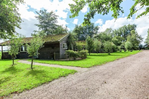 Picturesque Holiday Home in Westergeest with Roof Terrace预订价格,联系电话位置地址 ...