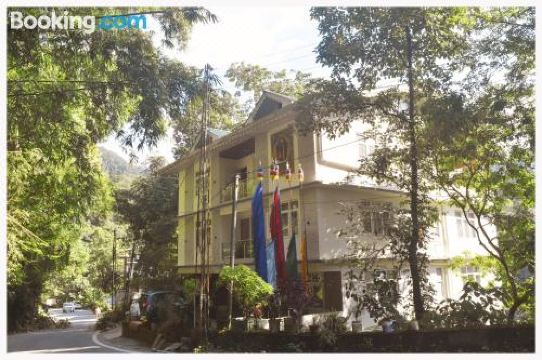 Dug Inn预订价格,联系电话位置地址【携程酒店】