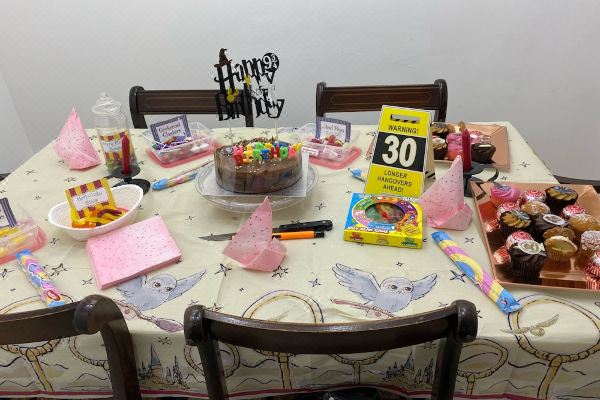 Astrop House预订价格,联系电话位置地址【携程酒店】