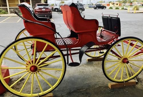 Extended Red Coach El Dorado预订价格,联系电话位置地址【携程酒店】