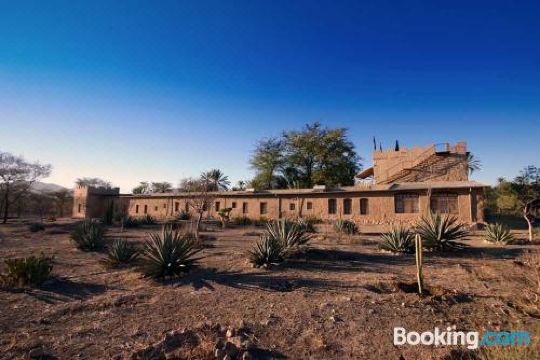 Fort Sesfontein Lodge & Safaris预订价格,联系电话位置地址【携程酒店】