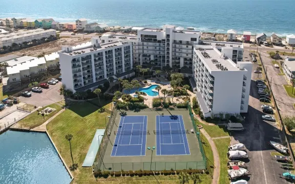 Gulf View And Resort Style Amenities - Charming Coastal Getaway - Gulf Shores, AL