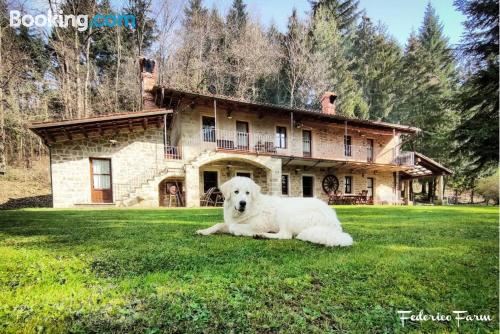 阿吉瑞托瑞斯莫卡萨德尔萨尔托酒店(Agriturismo la Casa del Sarto)预订价格,联系电话位置地址【携程酒店】