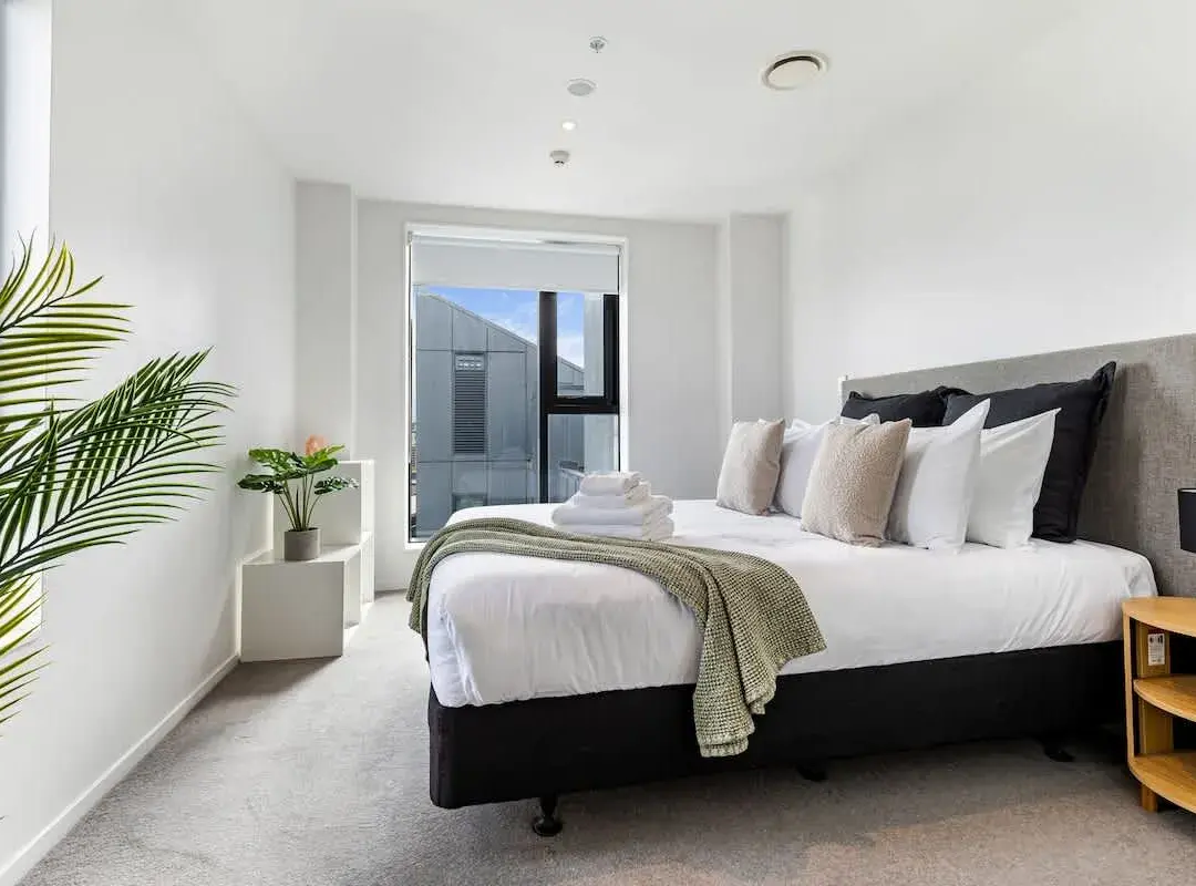 Pool, Gym & Modern 2br Sky Tower View Zodiak Stays - 奧克蘭