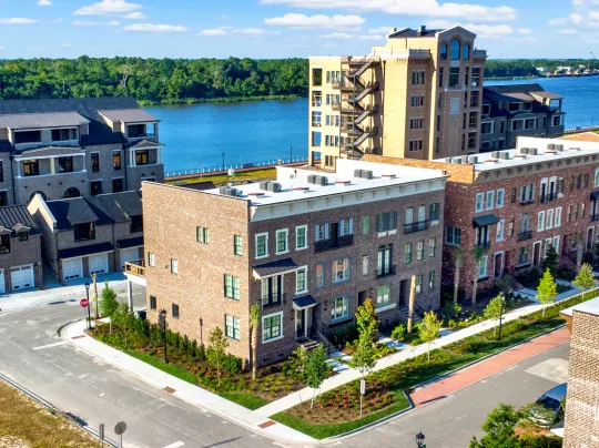 Scenic River Views And Gaming Table - Elegant Retreat - Savannah, GA