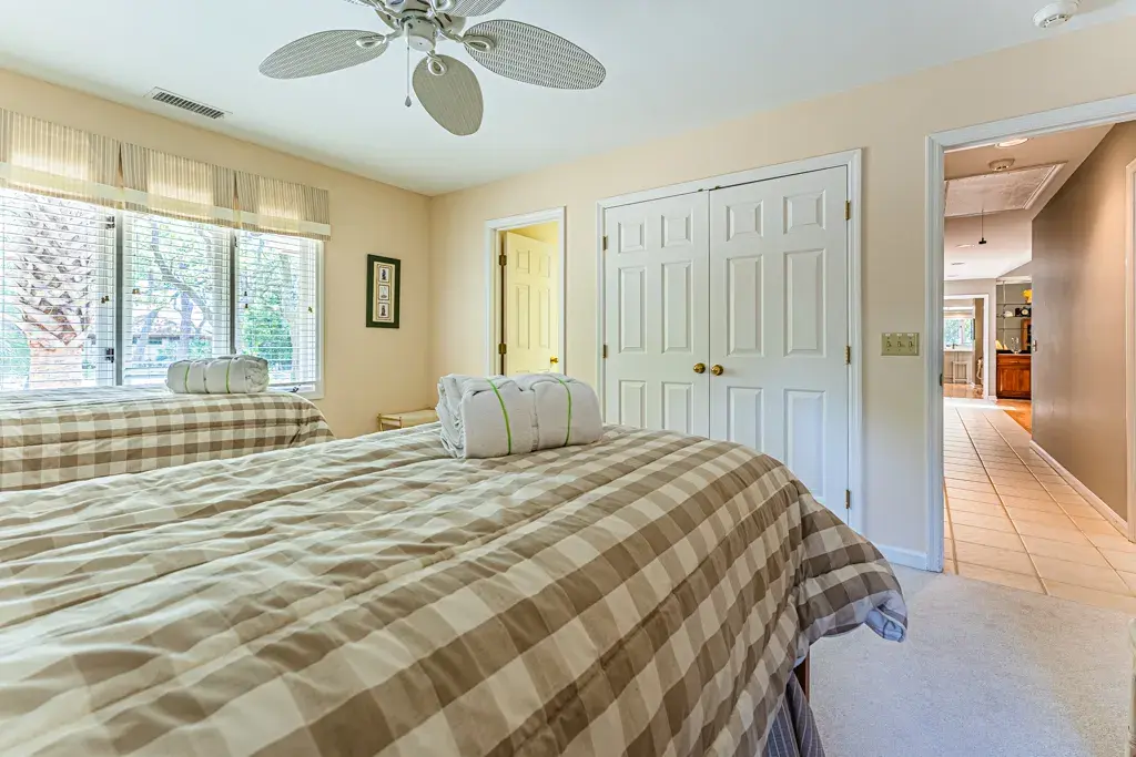 Heated Pool And Game Room With Lagoon Views - Stylish Modern Oasis - Hilton Head Island