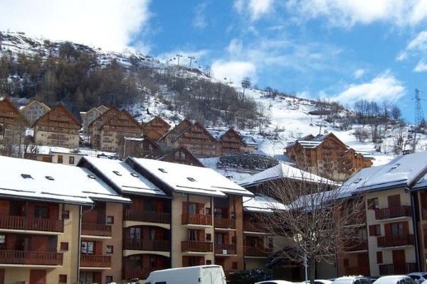 德瓦卢瓦尔中心公寓(Résidences de Valloire Centre)预订价格,联系电话位置地址【携程酒店】