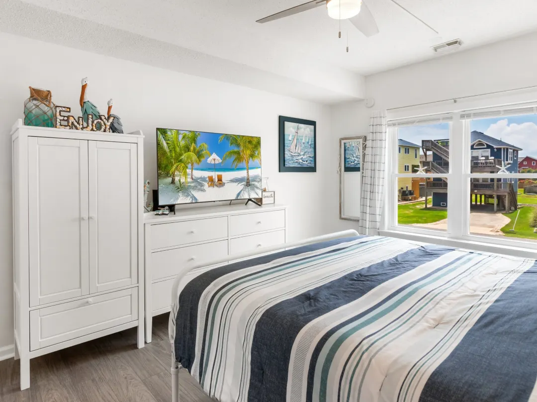 Private Space With Community Pool And Deck - Charming Coastal Retreat - Kill Devil Hills, NC