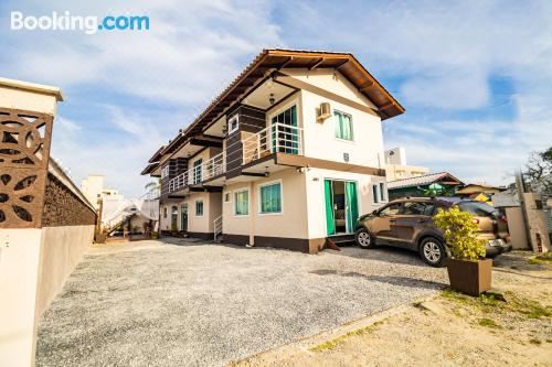 Hospedagem Morada Nativa Praia Bombas预订价格,联系电话位置地址【携程酒店】