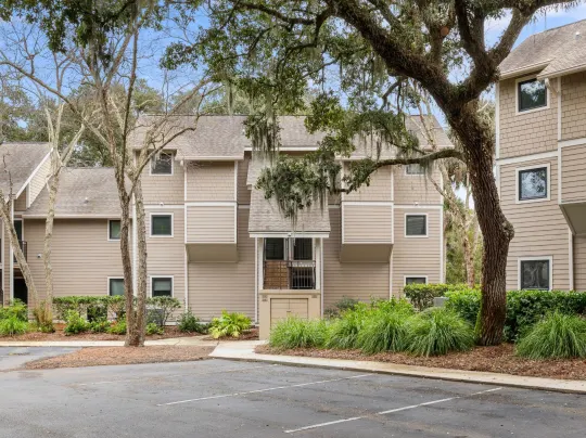 Scenic Deck And Resort Amenities Await - Inviting Coastal Retreat - Seabrook Island, SC