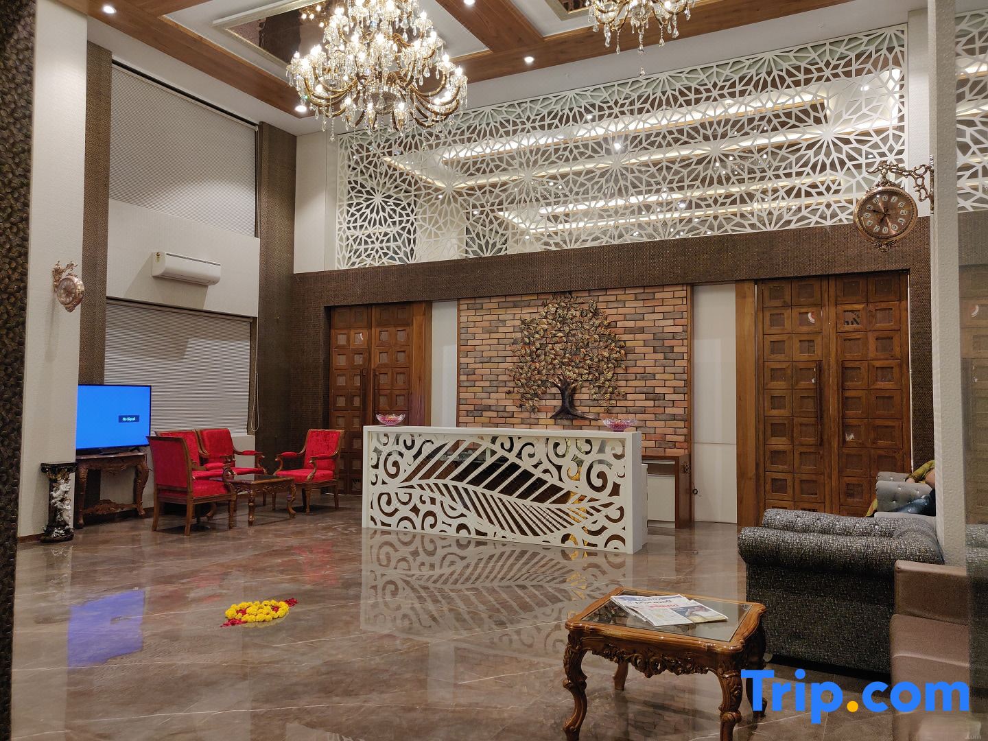 Sai Neem Tree Hotel Book / Directions - NAVITIME Transit