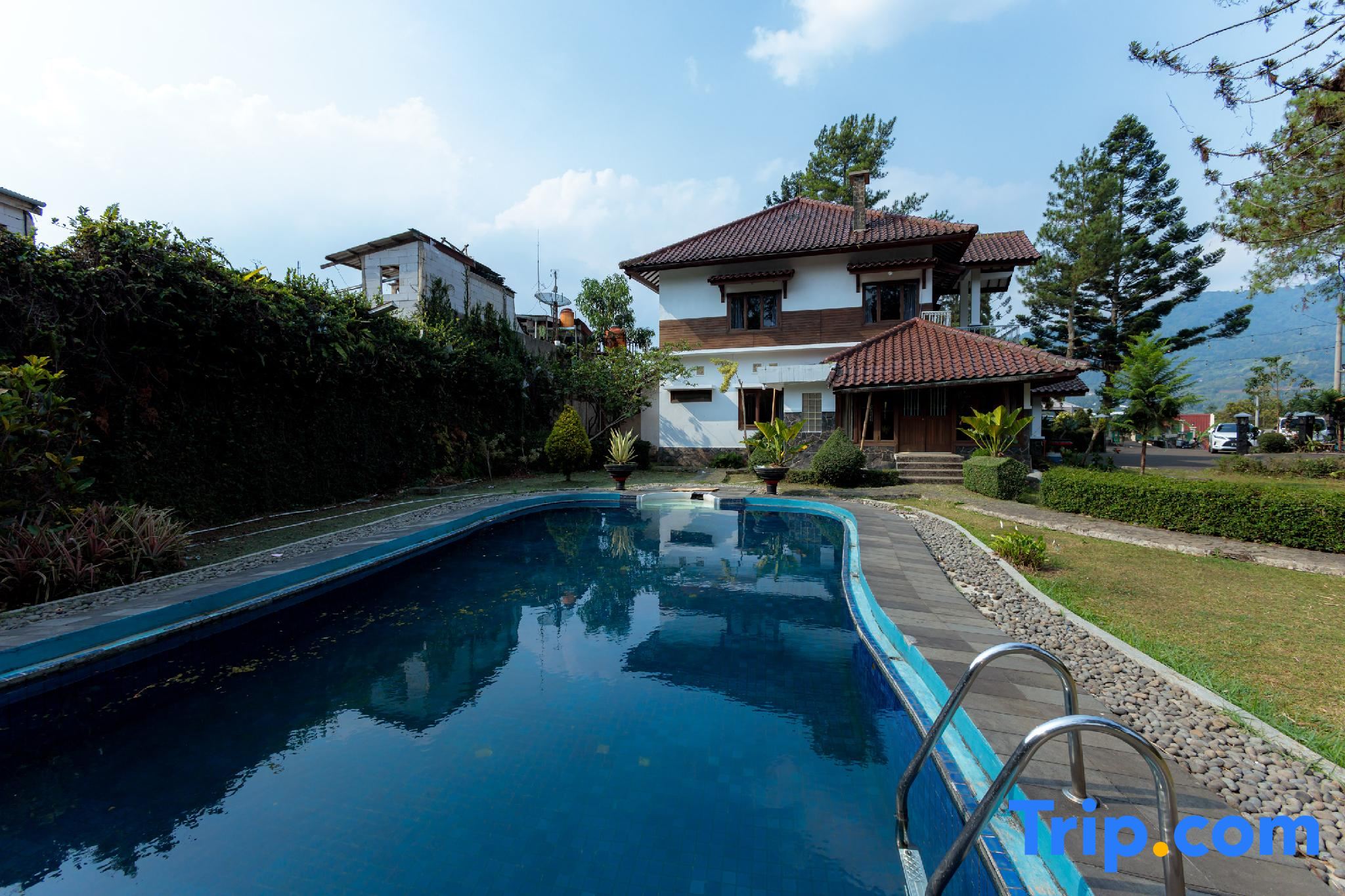 The Lavana Pyramid House Inkoppabri Puncak 予約 / アクセス情報 - NAVITIME Transit