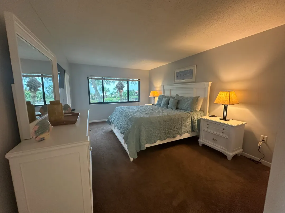 Beachfront Paradise - Pool, Hot Tub, Wifi, Grill, Balcony - Siesta Key, FL