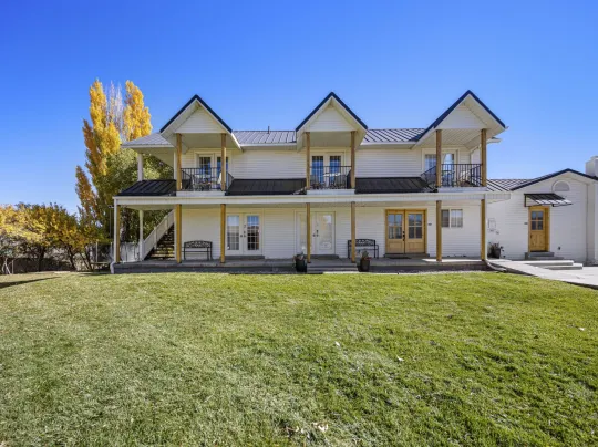 Happy Trails West Inn - Bryce Canyon National Park, UT